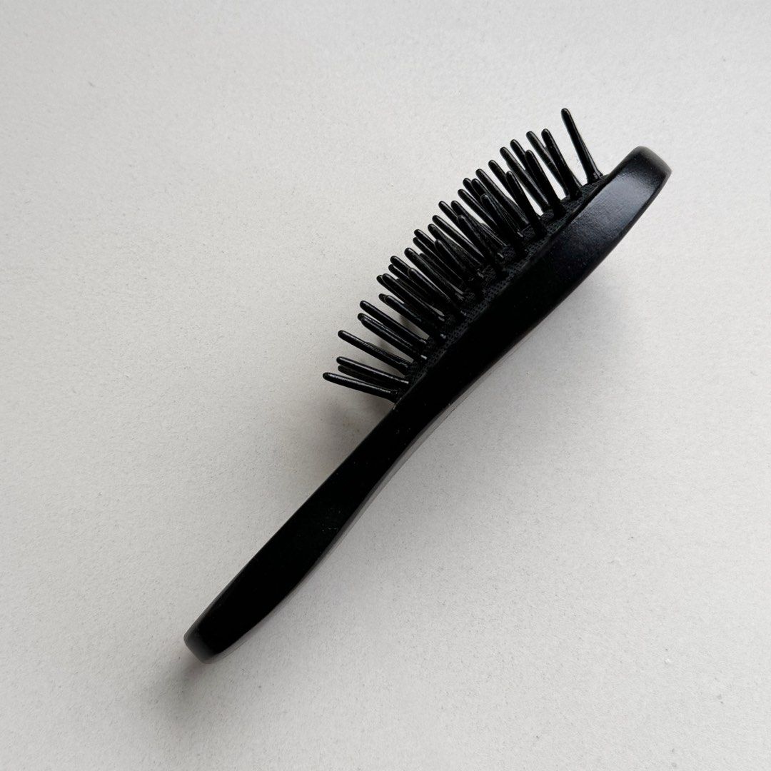Black Hair Brush, Beauty & Personal Care, Hair on Carousell