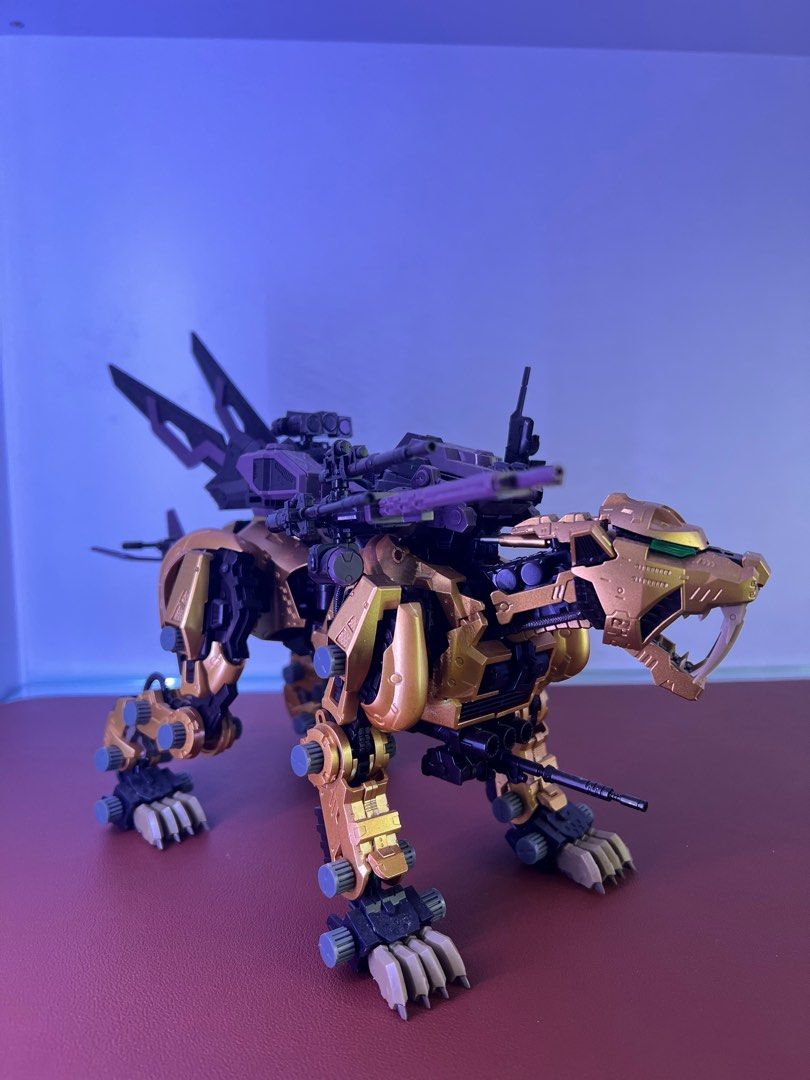 HMM Zoids Gold Saber Tiger, Hobbies & Toys, Toys & Games on Carousell