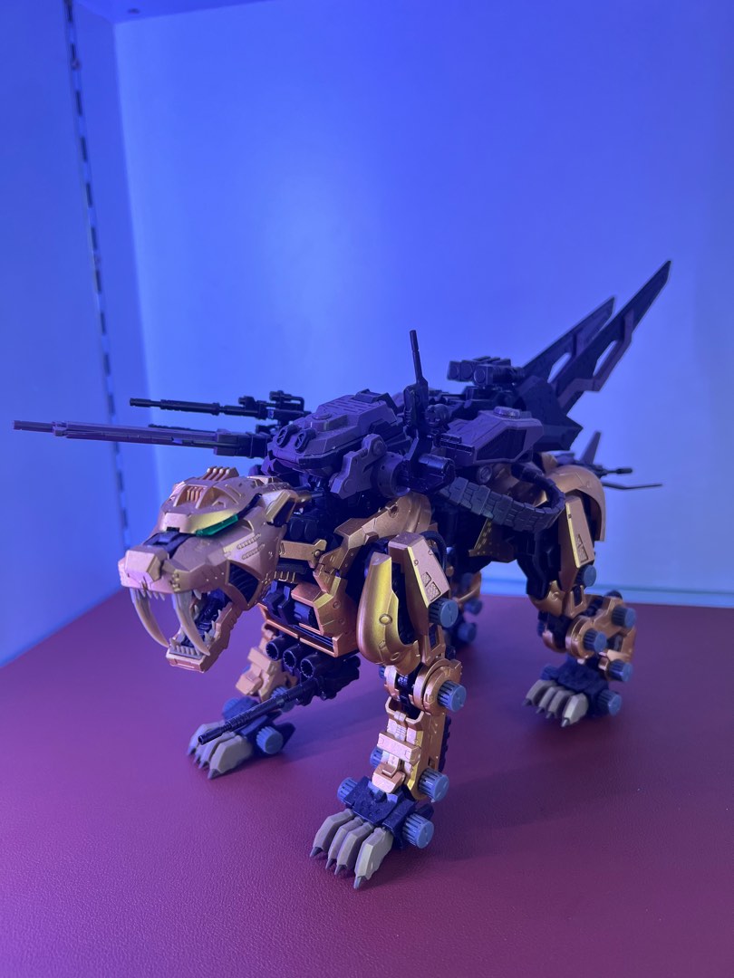 HMM Zoids Gold Saber Tiger, Hobbies & Toys, Toys & Games on Carousell