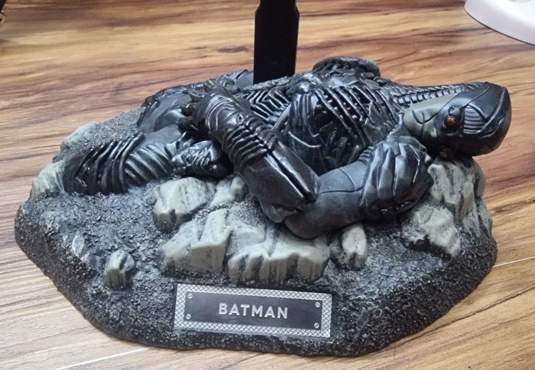 Hot toys Justice League Batman Parademon Base, Hobbies & Toys, Toys ...