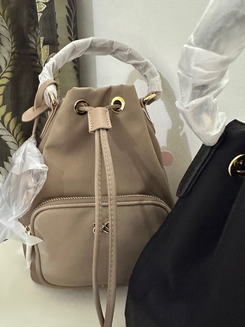 House of Little Bunny (HOLB) bucket bag, Women's Fashion, Bags ...