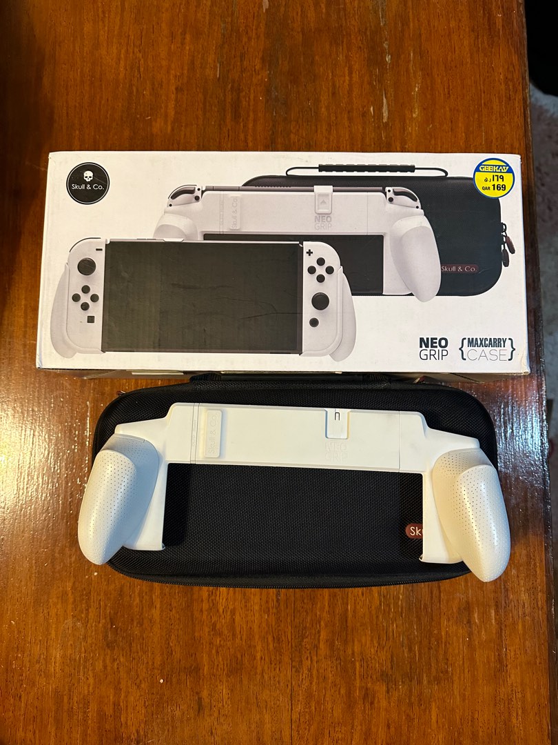 Neo grip and max carry case, Video Gaming, Video Game Consoles ...