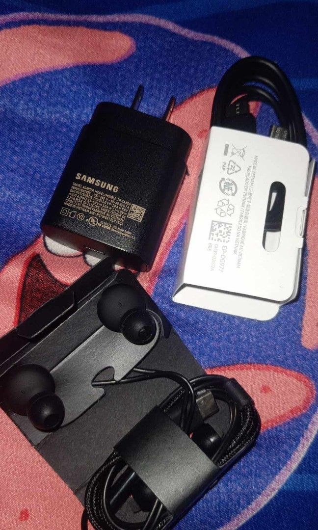 Original samsung set, Mobile Phones & Gadgets, Mobile & Gadget ...