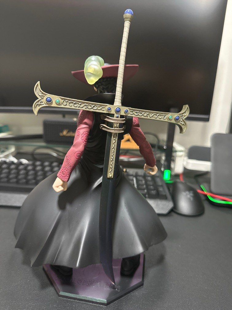 Portrait of pirate (POP) megahouse one piece Mihawk version 1, Hobbies ...