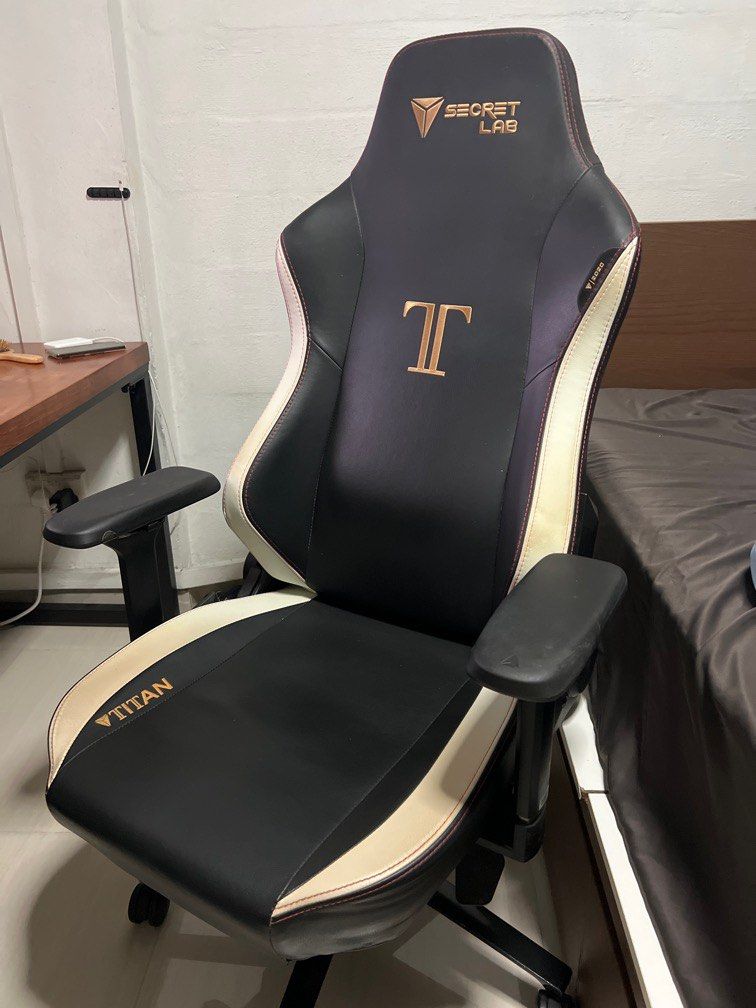 Secretlab Titan 2020 classic, Furniture & Home Living, Furniture ...