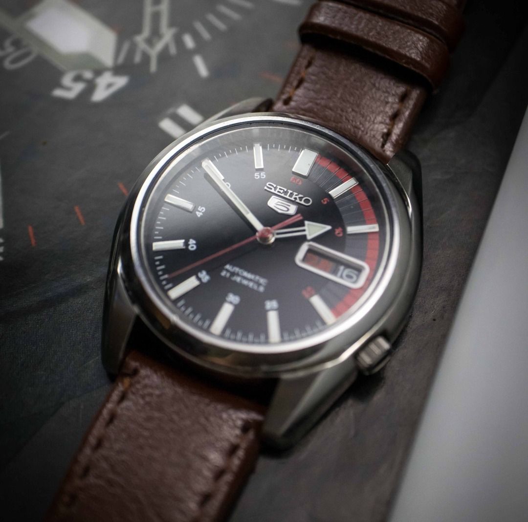 Seiko 5 Automatic Black Racer Dial, Men's Fashion, Watches ...