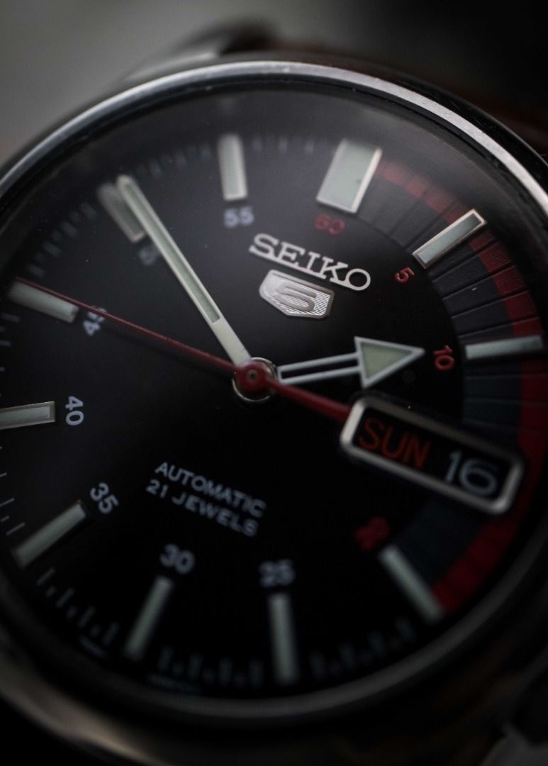 Seiko 5 Automatic Black Racer Dial, Men's Fashion, Watches ...