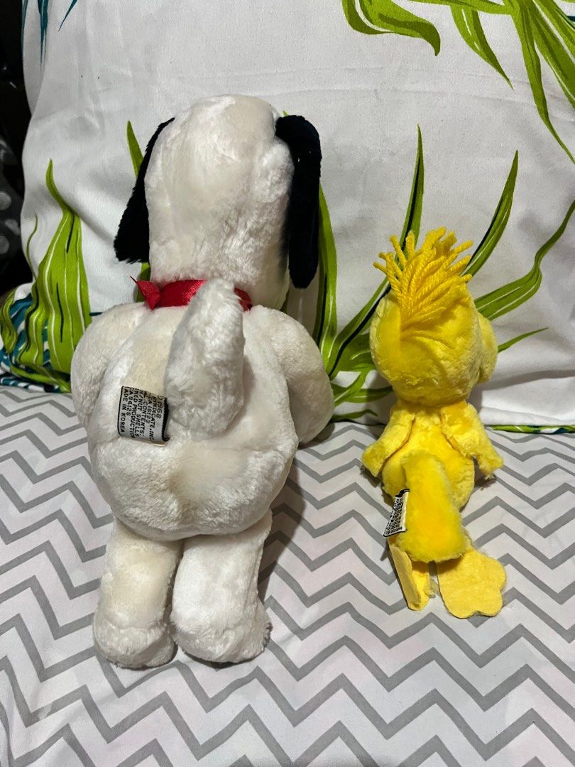 Snoopy and woodstuck (set#s06, Hobbies & Toys, Toys & Games on Carousell