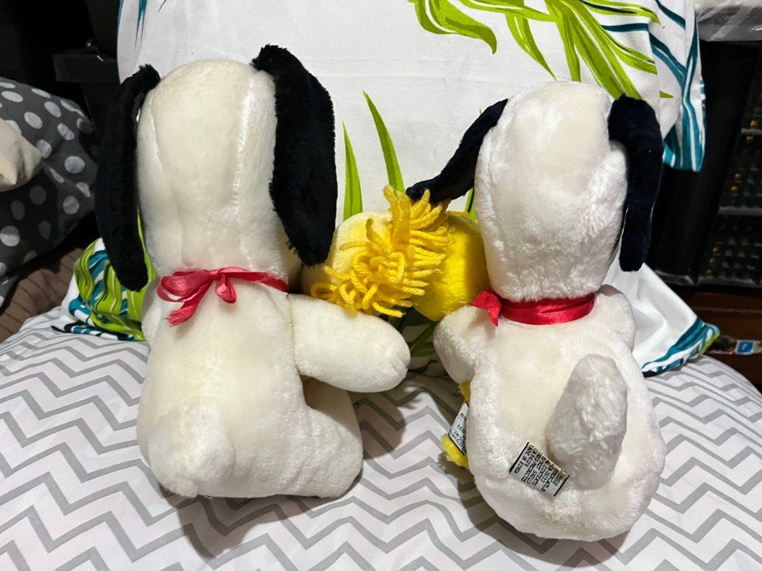Snoopy and woodstuck (set#s06, Hobbies & Toys, Toys & Games on Carousell