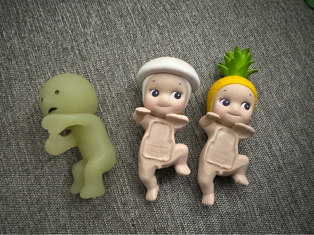 sonny angel mushroom hipper set (pineapple, peeking smiski), Hobbies ...