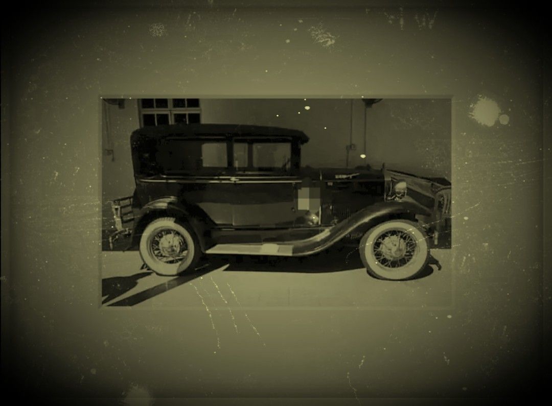 Super-vintage BIG Ford Model A (tudor) circa 1931 + free classic Jaguar ...