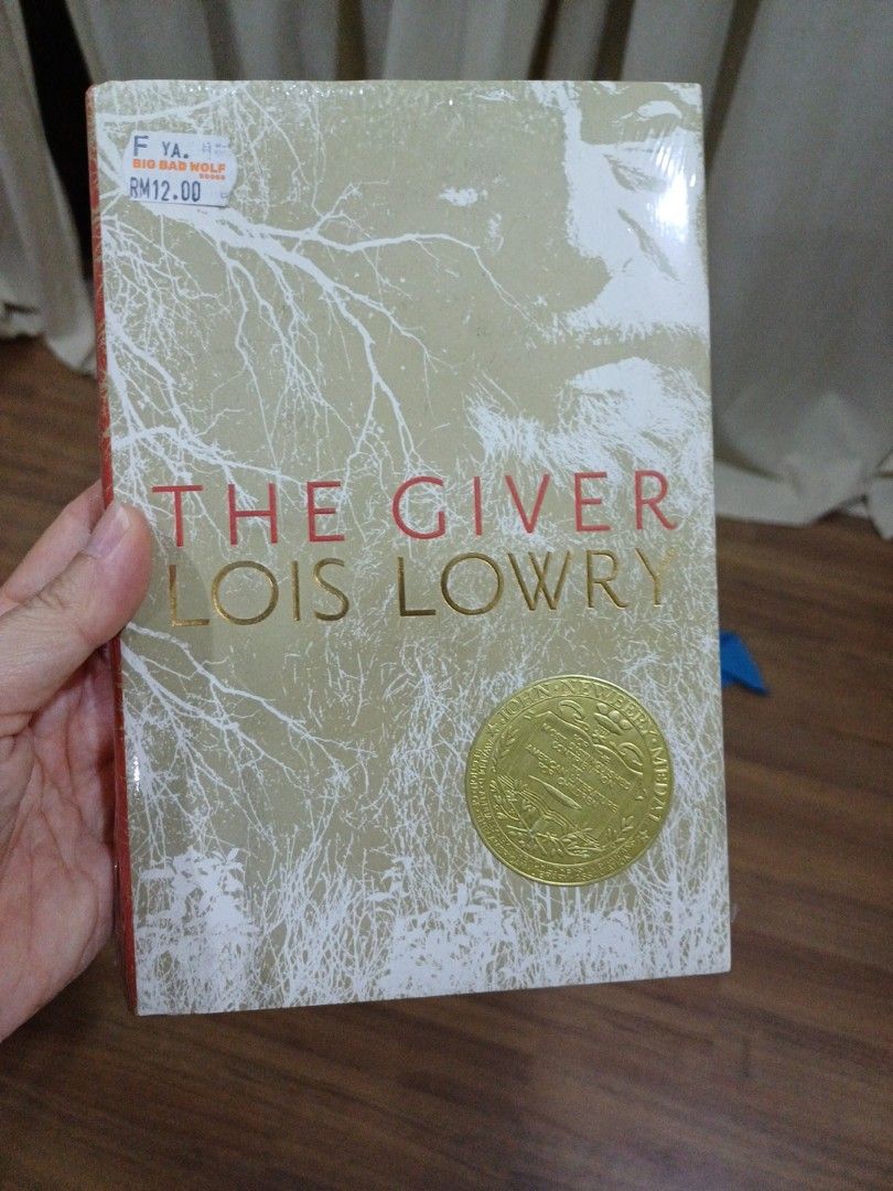 The Giver by Lois Lowry, Hobbies & Toys, Books & Magazines, Storybooks ...