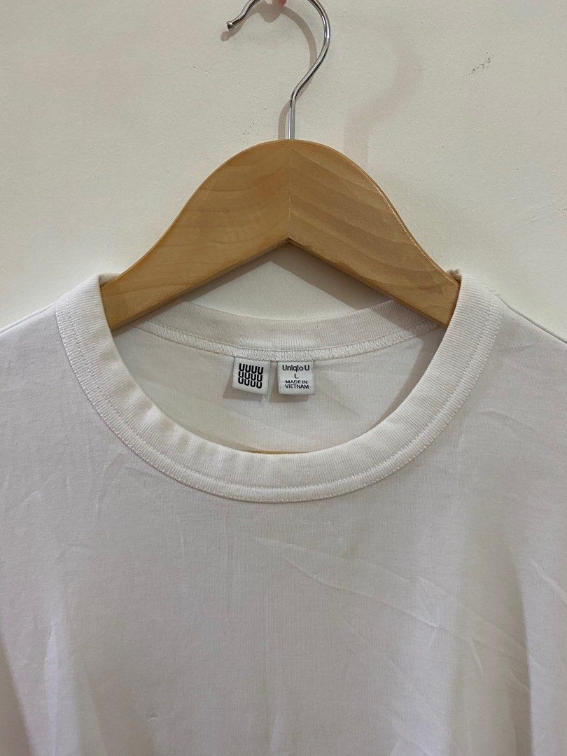 UNIQLO BASIC TEE, Women's Fashion, Tops, Shirts on Carousell