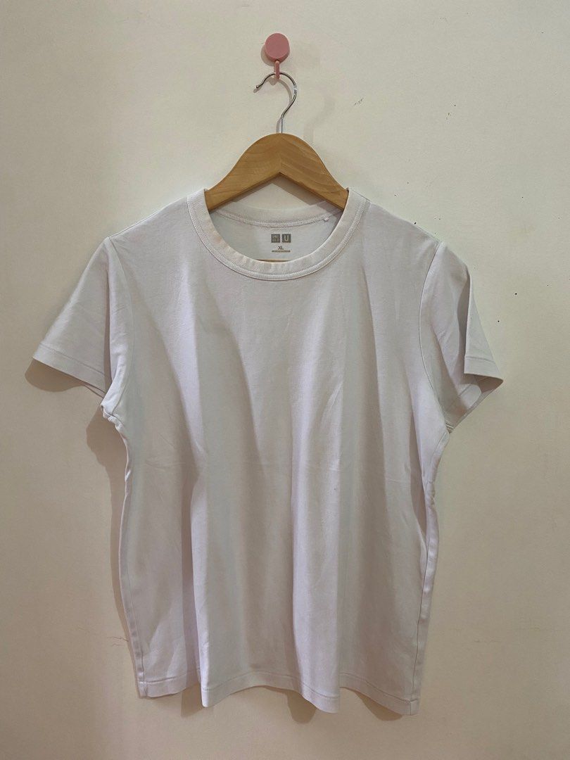 UNIQLO BASIC TEE, Women's Fashion, Tops, Shirts on Carousell