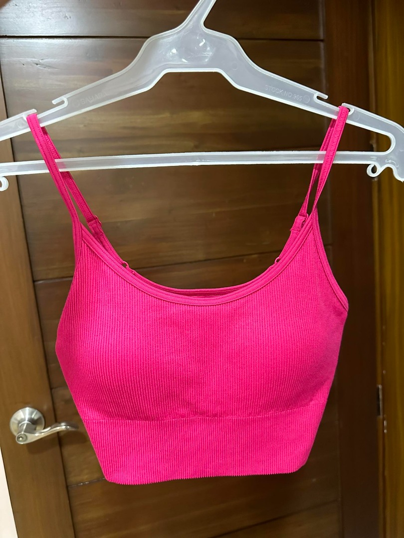Uniqlo Seamless Half Bra Camisole (Hot Pink), Women's Fashion, Tops ...