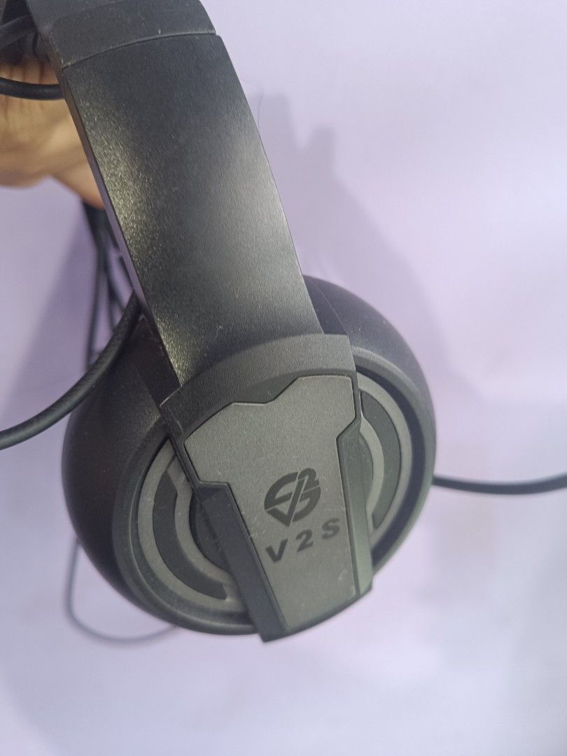 V2s k4pro game headset PC, Audio, Headphones & Headsets on Carousell