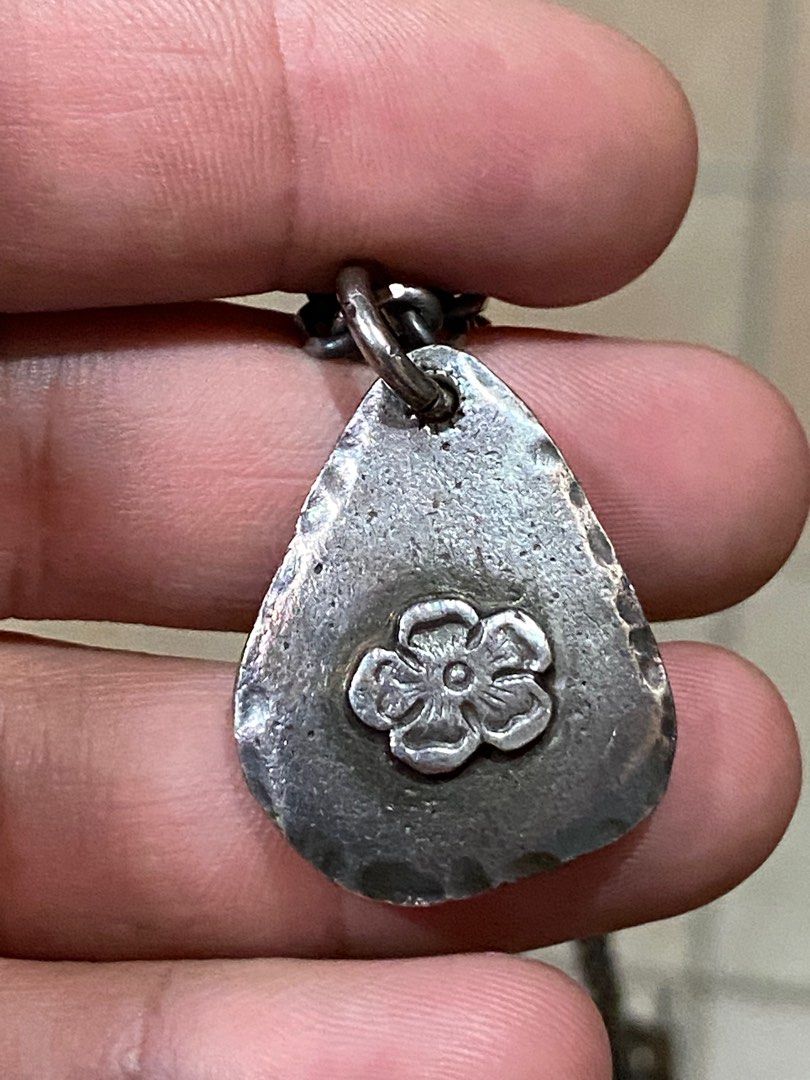 Very Rare Double Sided Old Goro’s Rose Metal, Hobbies & Toys, Memorabilia & Collectibles ...