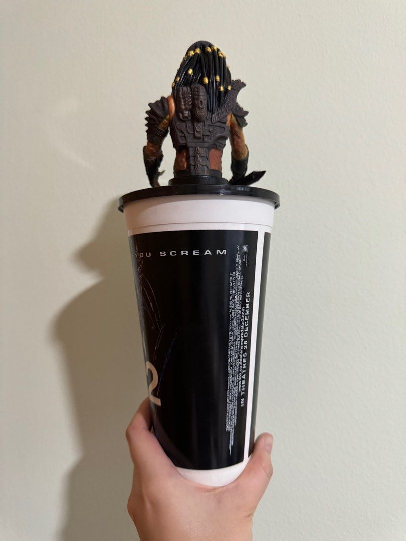 Vintage figurine cup Alien vs Predator 2, Hobbies & Toys, Memorabilia ...