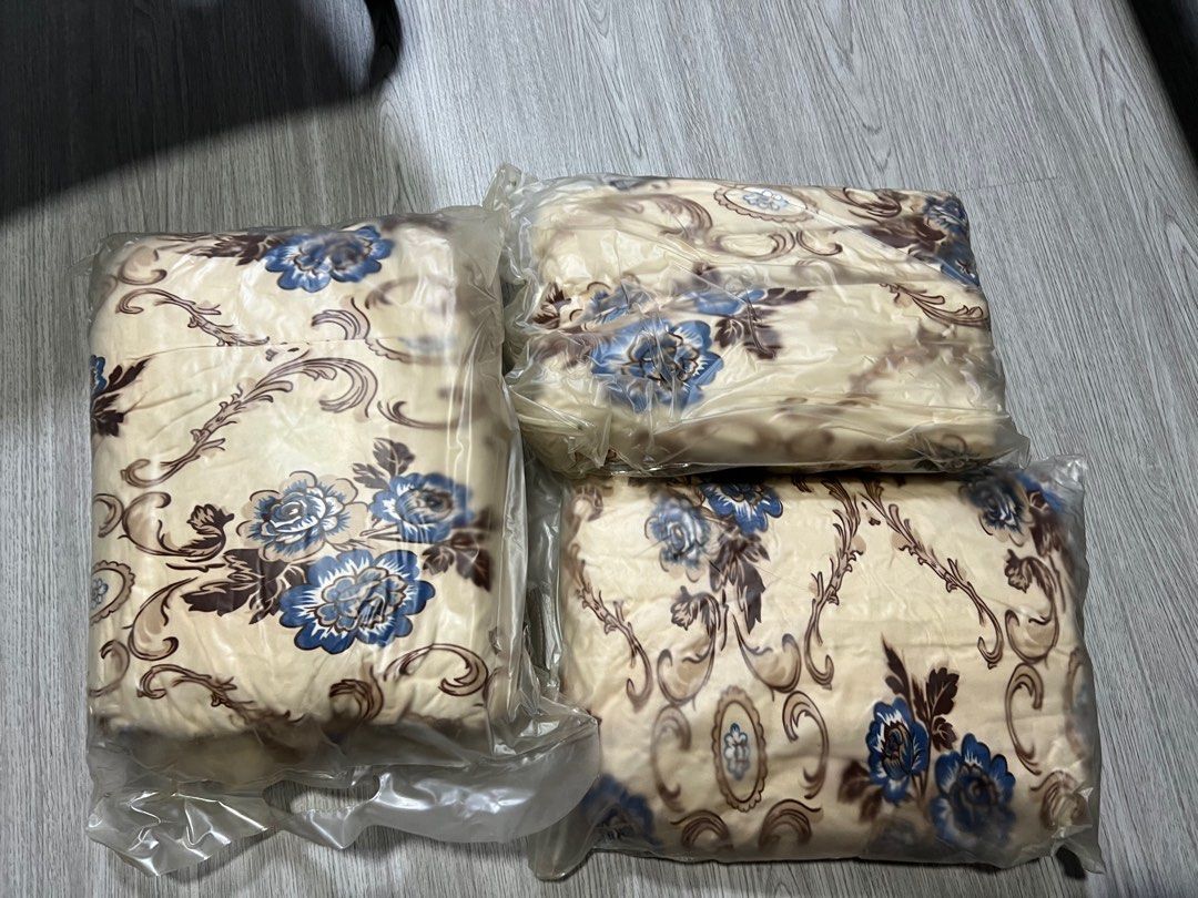 Vintage retro nonya peranakan sofa cover, Furniture & Home Living, Furniture, Sofas on Carousell