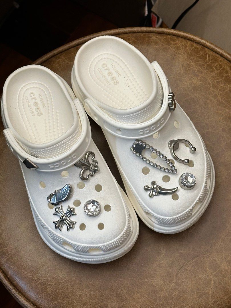 White Crocs Platform with original Jibbitz, Women's Fashion, Footwear ...