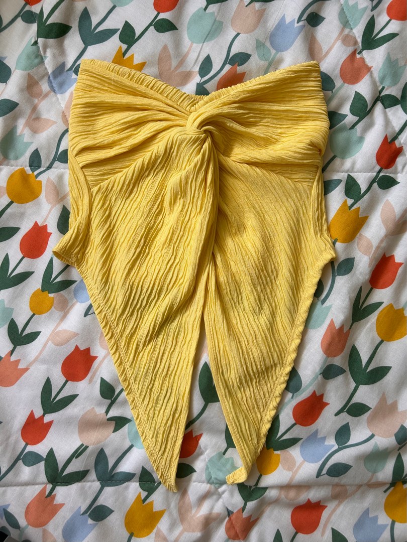 yellow tube top, Women's Fashion, Tops, Sleeveless on Carousell