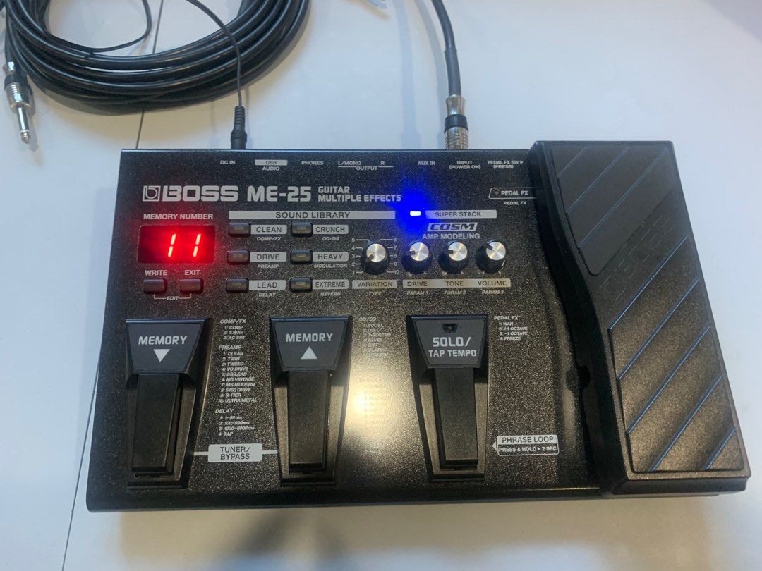 Boss ME-25 Guitar Multiple Effects Pedal with power adapter, Hobbies ...