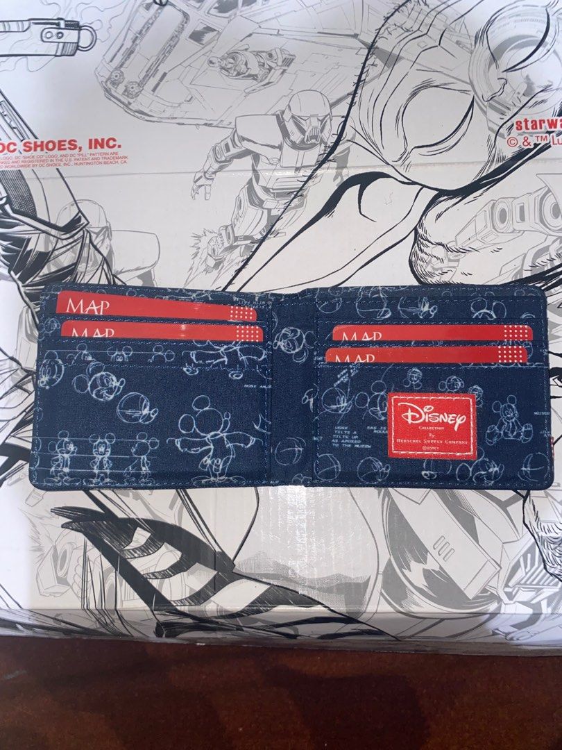 Dompet Herschel x Disney Mickey Mouse, Fesyen Pria, Tas & Dompet ...