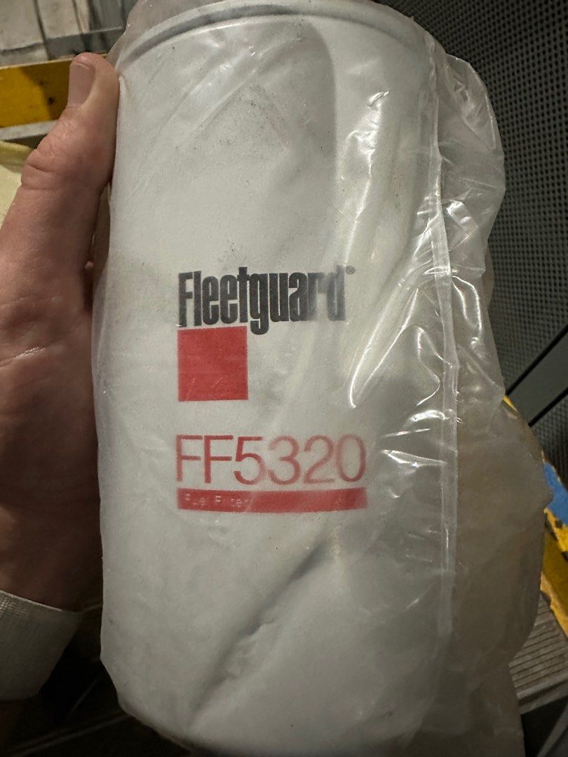 Fleetguard FF5320 fuel filter, Sports Equipment, Sports & Games, Water ...