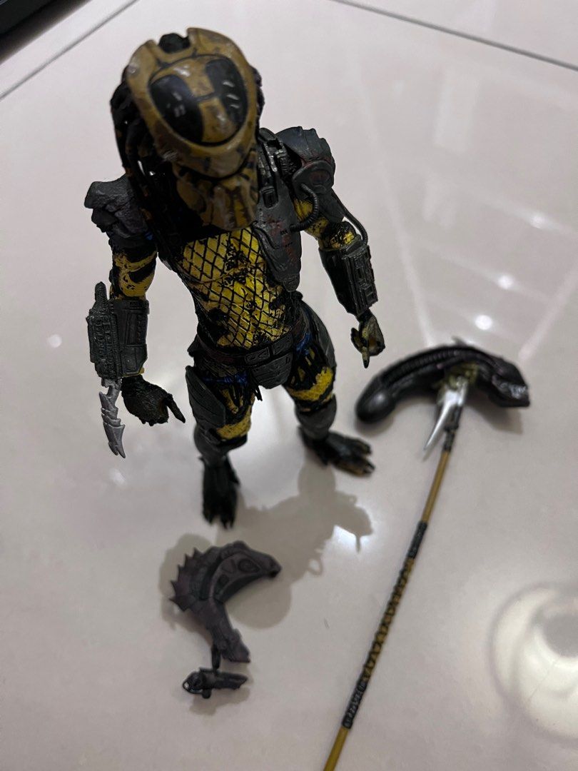 NECA - Wasp Predator (Rare), Hobbies & Toys, Toys & Games on Carousell
