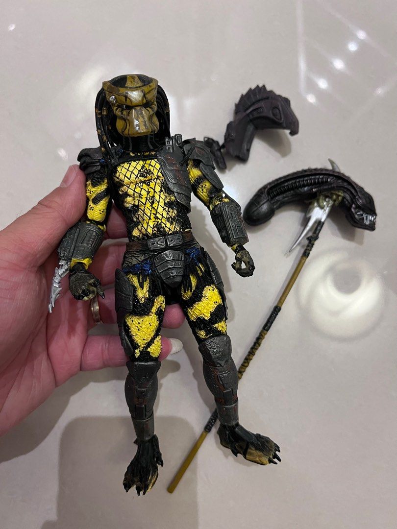 NECA - Wasp Predator (Rare), Hobbies & Toys, Toys & Games on Carousell