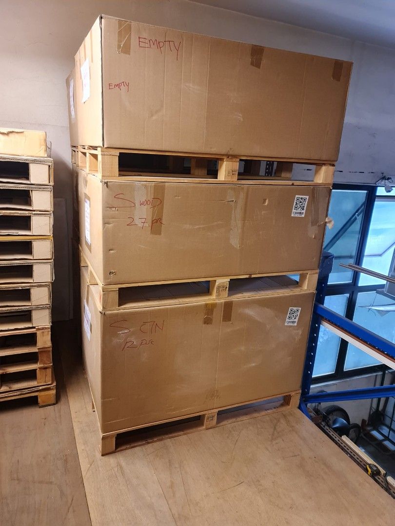 Pallet carton boxes, Everything Else on Carousell