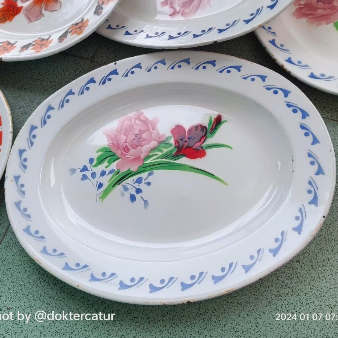 Piring oval besi jadul enamel jumbo, Kitchen & Appliances di Carousell