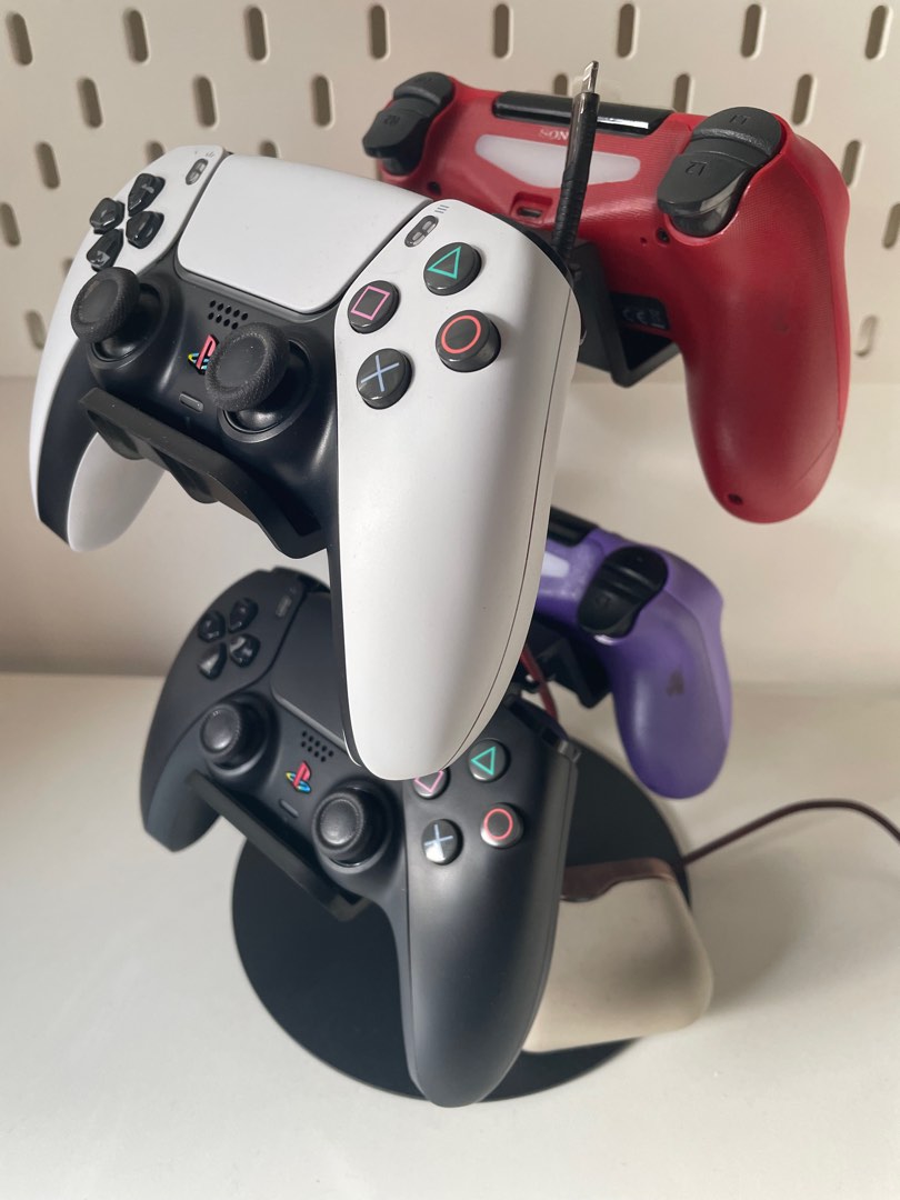 PlayStation controller stand display, Video Gaming, Gaming Accessories ...