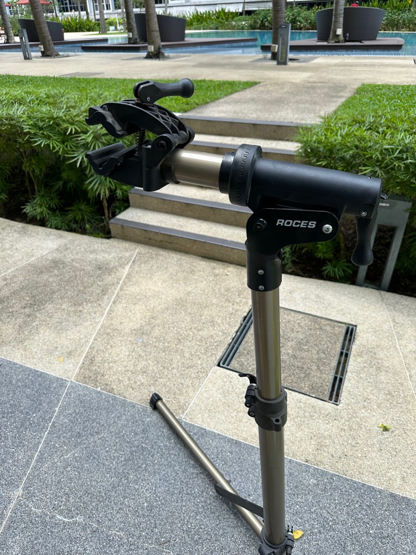 Roces bike repair stand, Sports Equipment, Bicycles & Parts, Parts ...