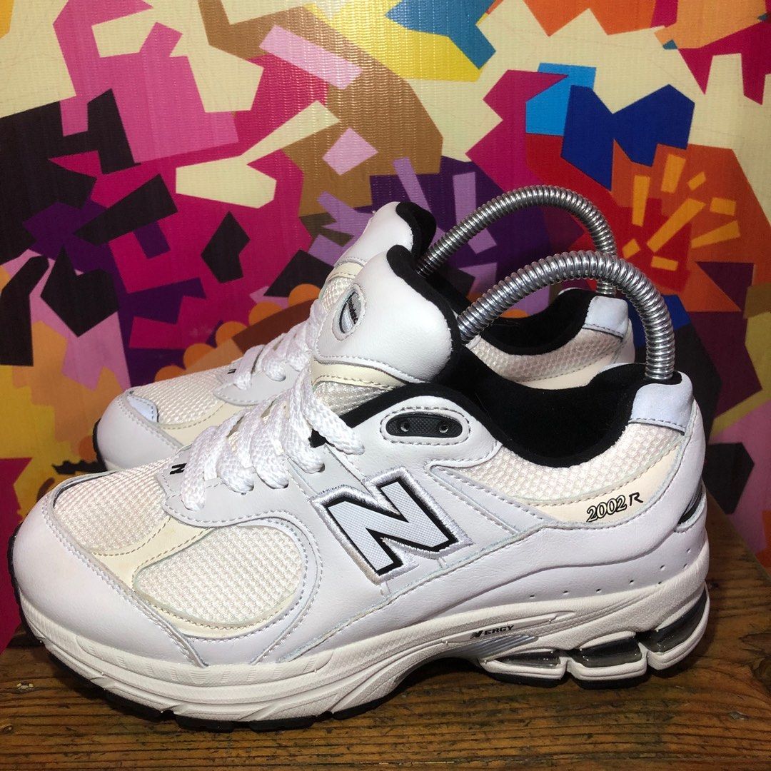 Sepatu New Balance nb 2002r , Fesyen Wanita, Sepatu di Carousell