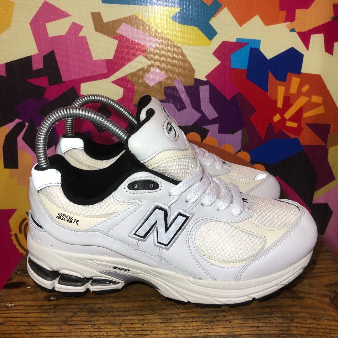 Sepatu New Balance nb 2002r , Fesyen Wanita, Sepatu di Carousell