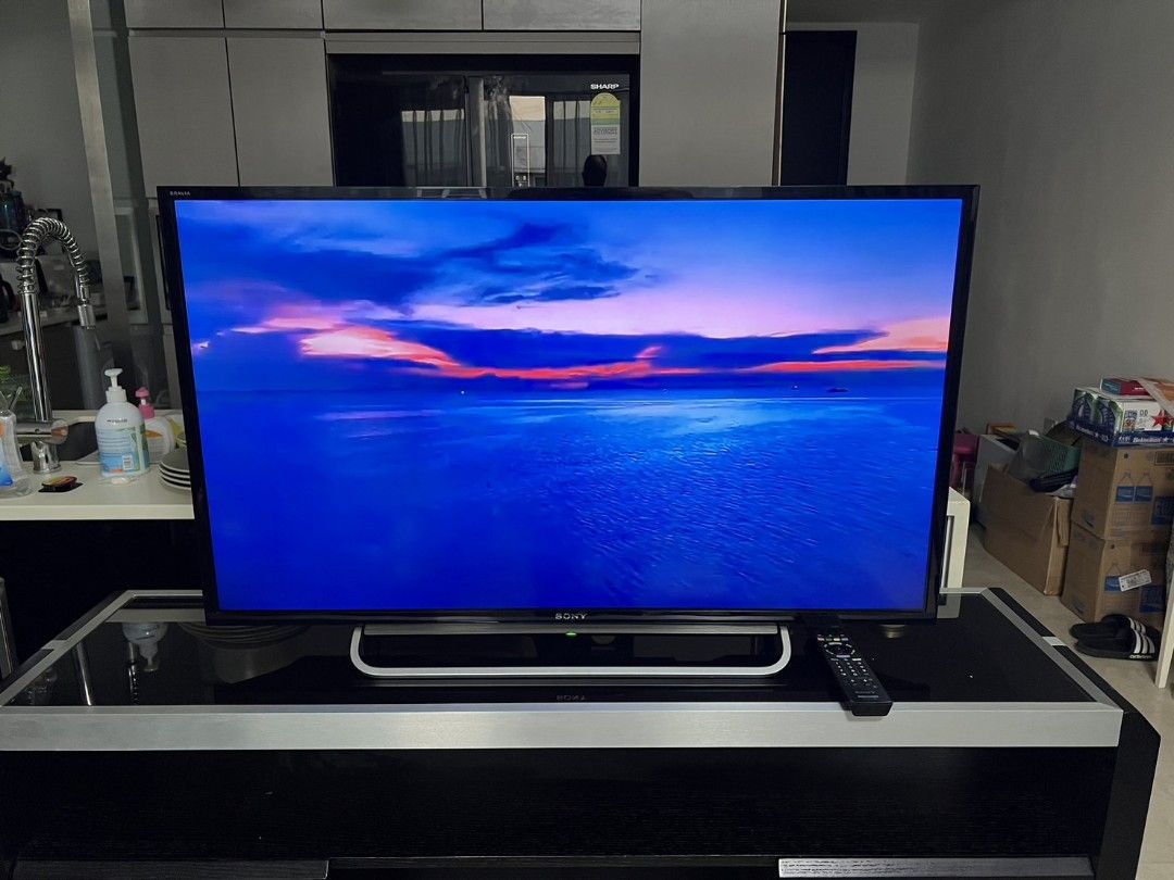 Sony bravia W60B LED 40" smart tv, TV & Home Appliances, TV ...