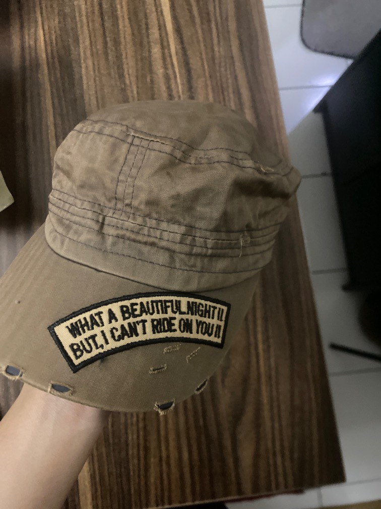 topi komando y2k ripped, Fesyen Pria, Aksesoris, Topi di Carousell
