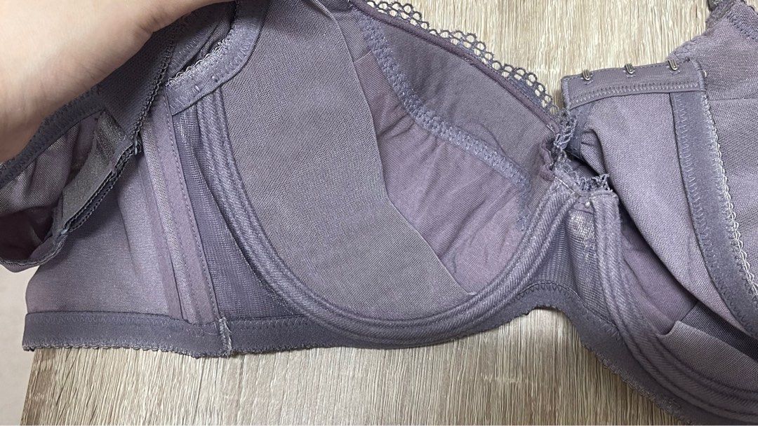 Wacoal C80 lace bra Purple, Women's Fashion, New Undergarments ...