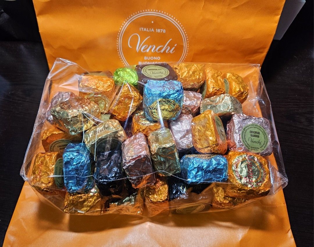 [現貨2025] Venchi 最大賣 經典 開心果 榛子 朱古力 Chocaviar 方粒 薄荷朱古力 500g起! 送禮!! 抵過Godiva Cova! 開心果味 軟心 Ingot ...