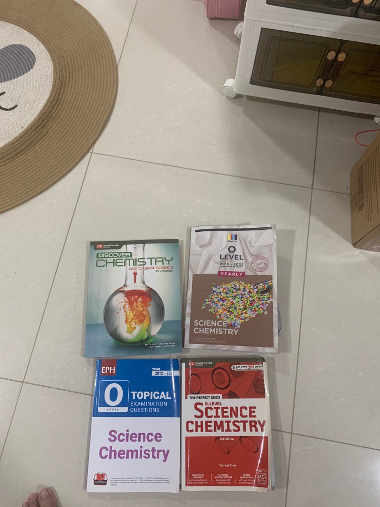 Combine science chemistry, Everything Else on Carousell