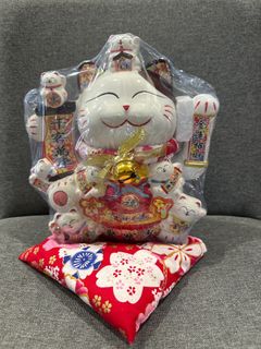 Fortune Cat, Hobbies & Toys, Toys & Games on Carousell