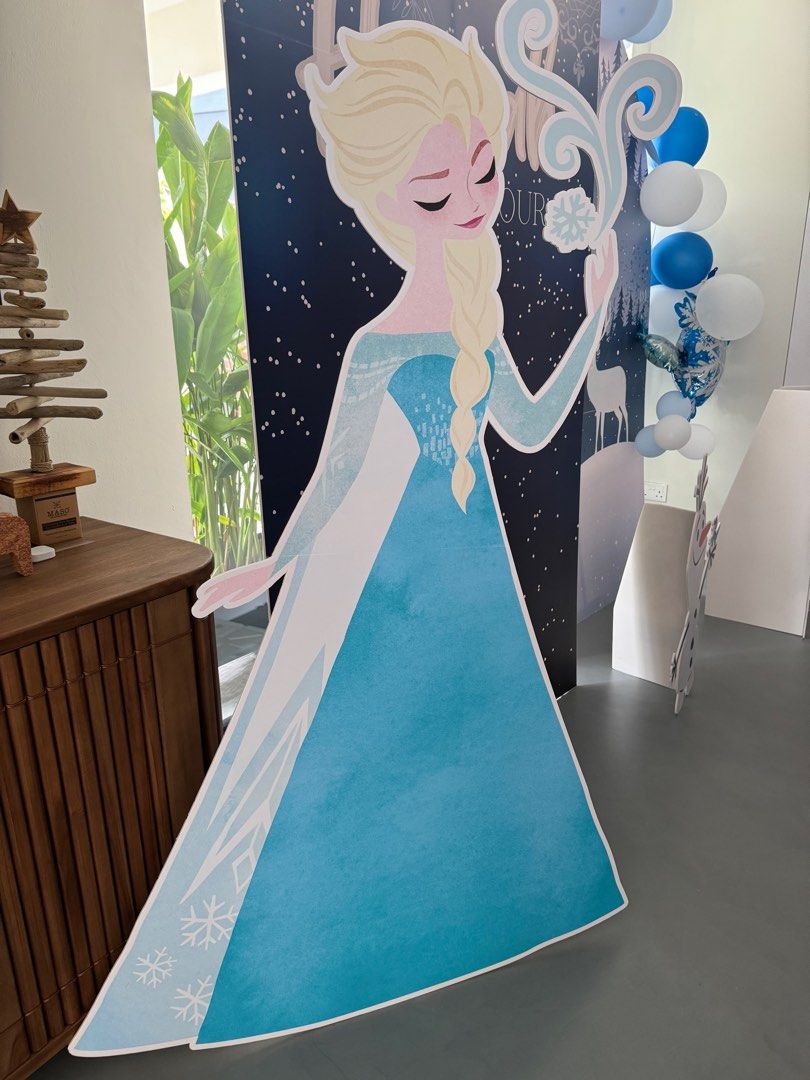 Frozen Themed Standees (Elsa, Anna, Olaf backdrop), Lifestyle Services ...