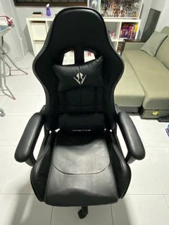 Gaming Chair, Furniture & Home Living, Furniture, Chairs on Carousell