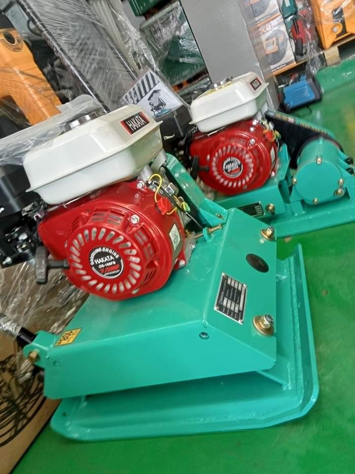 Hakata Plate Compactor 90KG 7HP, Commercial & Industrial, Construction ...