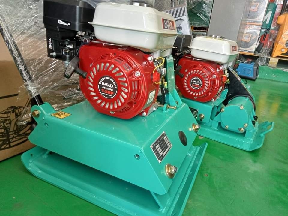 Hakata Plate Compactor 90KG 7HP, Commercial & Industrial, Construction ...