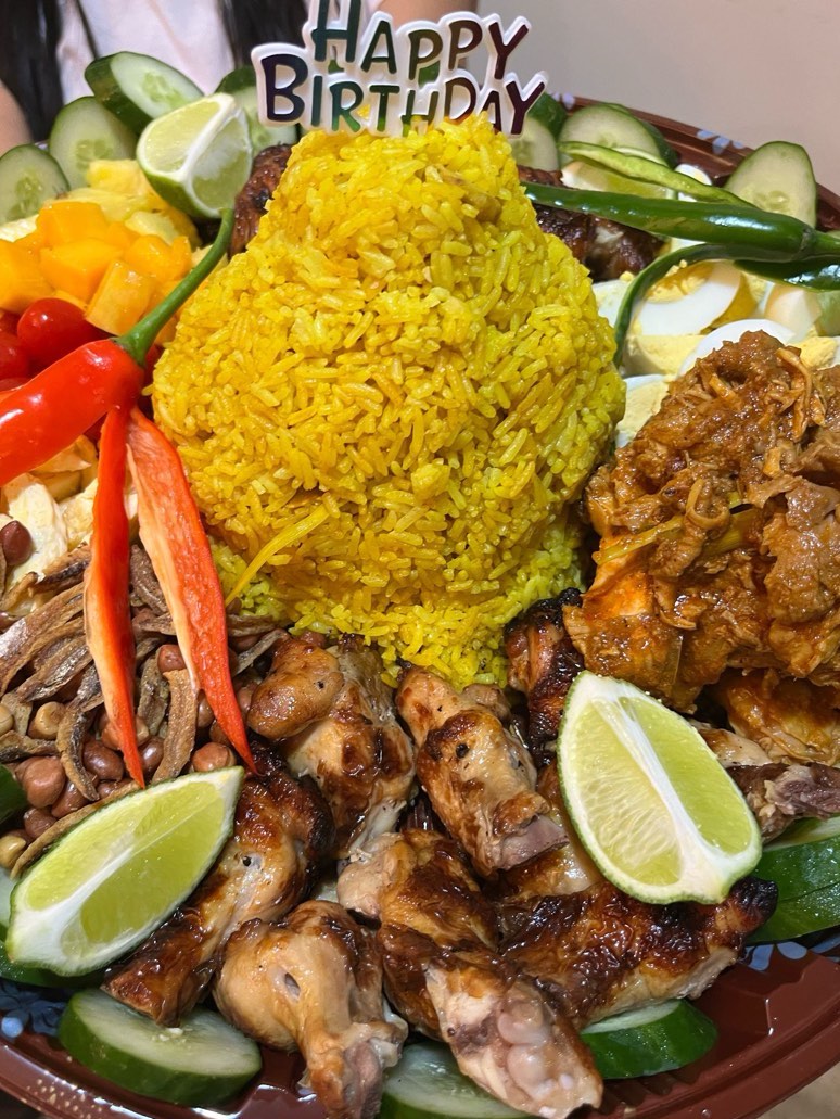 Party platter nasi tumpeng!, Food & Drinks, Rice & Noodles on Carousell