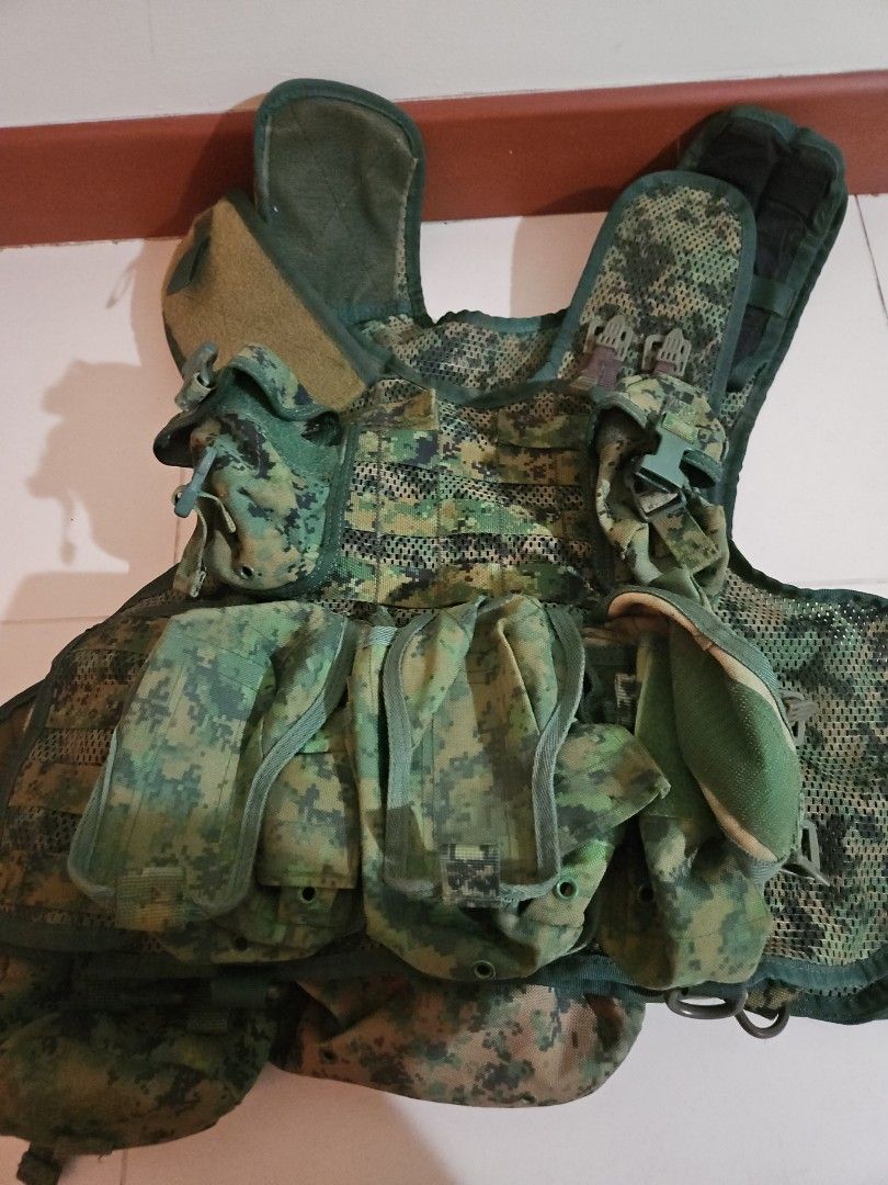 SAF Green Camo iLBV vest, Men's Fashion, Tops & Sets, Vests on Carousell