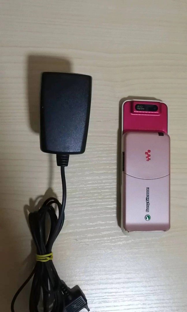 Sony Ericsson Pink limited edition, Mobile Phones & Gadgets, Mobile ...