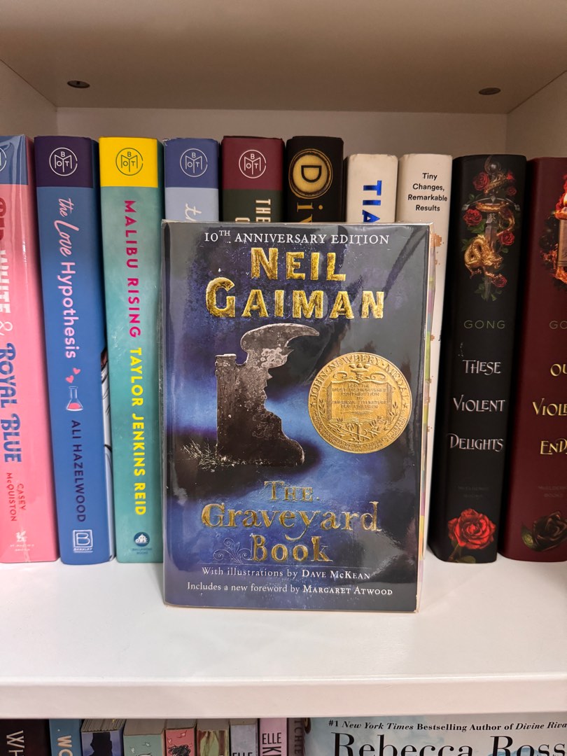 The Graveyard Book by Neil Gaiman, Hobbies & Toys, Books & Magazines ...